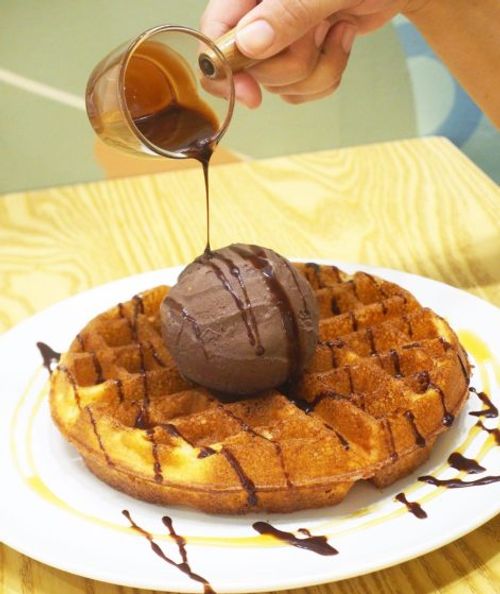 7 best cafes in Clementi for weekend brunch, coffee, and desserts