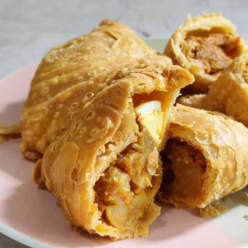 Where to find the best, flakiest curry puffs in Singapore