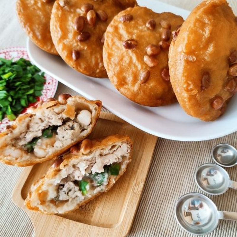 Here's where to find the best prawn fritters and wu xiang in Singapore