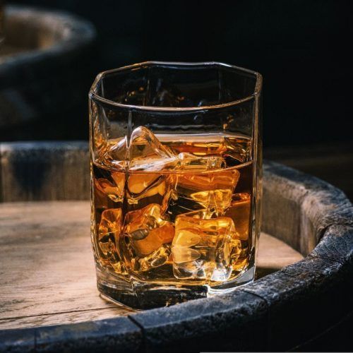 8 best smooth whiskeys all beginners should try