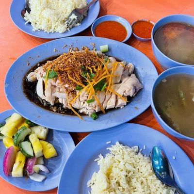 11 places for the best Hainanese chicken rice in Singapore