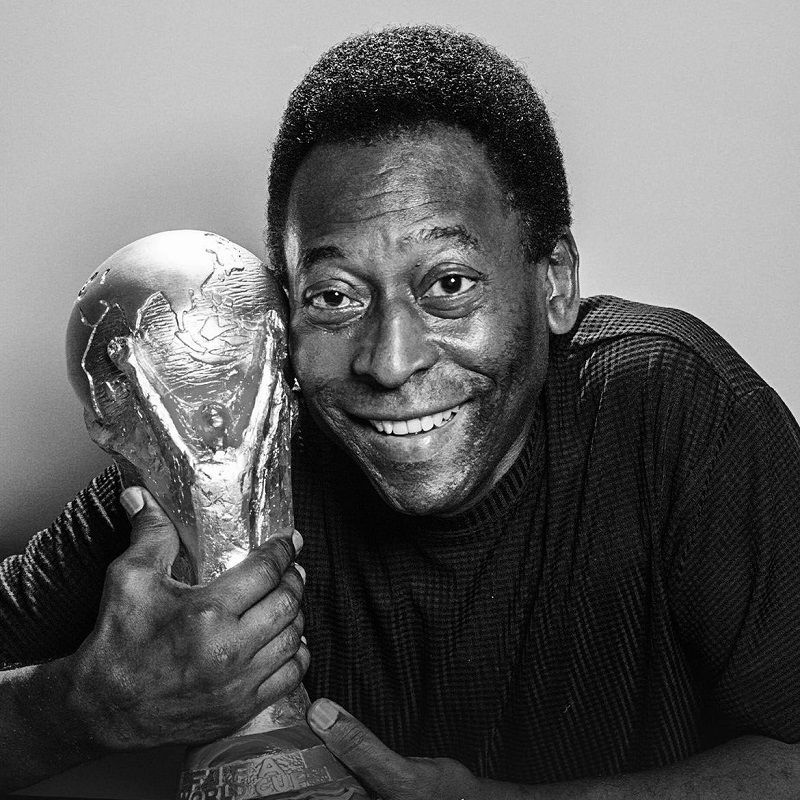 Tributes pour in as football great Pelé dies aged 82