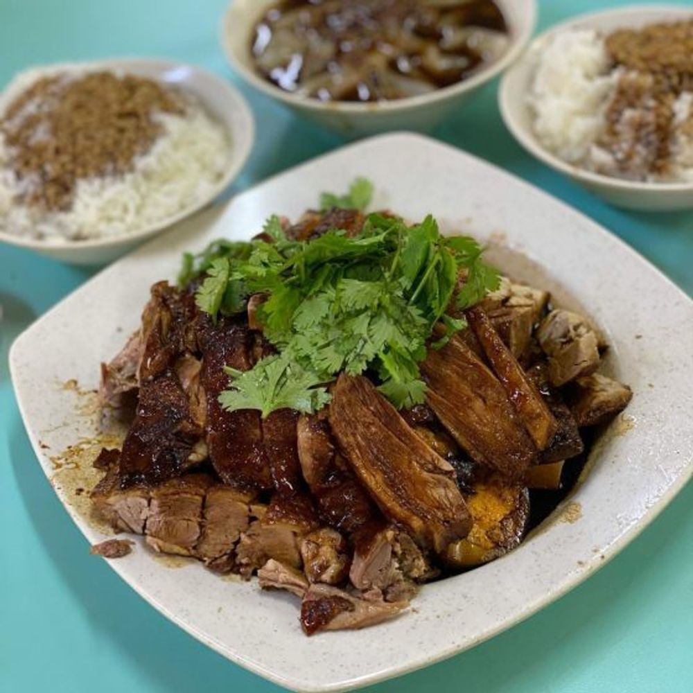 9 hawker stalls for the best braised duck rice in Singapore