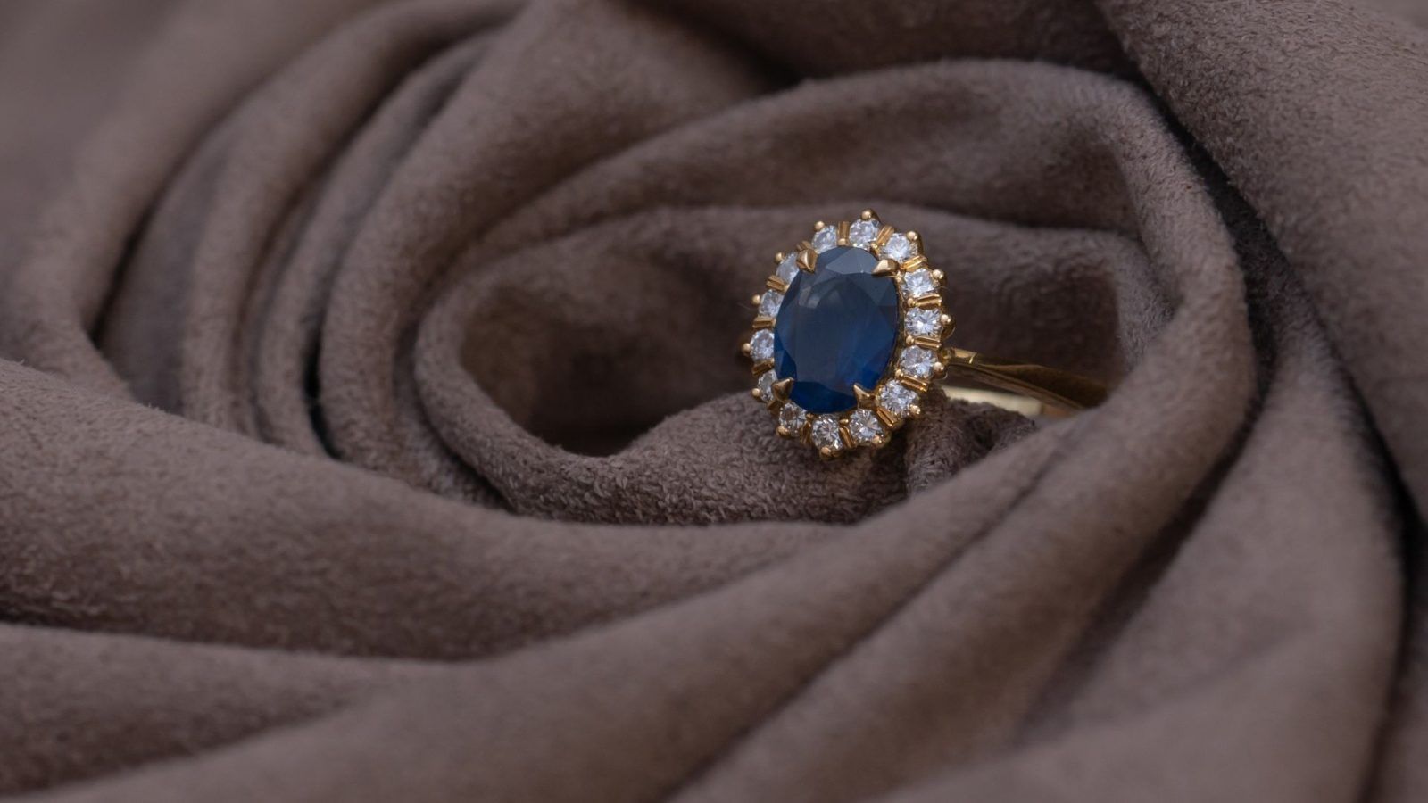 The lucky birthstones for February, according to Chinese zodiac