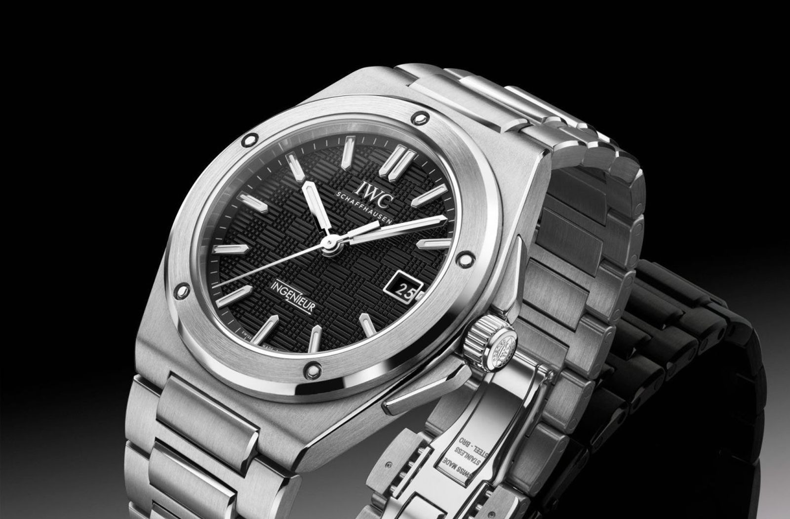 IWC revives the Genta-designed Ingenieur SL with the Ingenieur 40