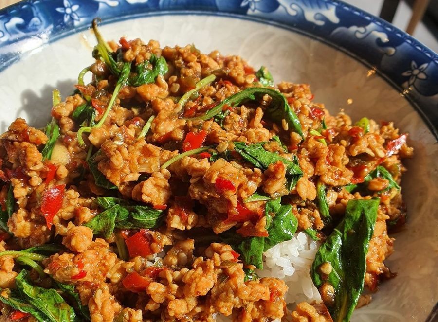 Where to find the best pad krapow in Bangkok