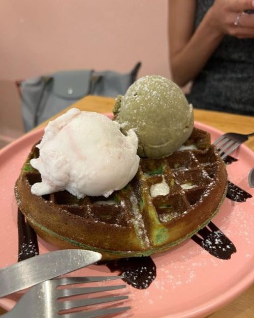 8 best old-school pandan waffles to snack on in Singapore today