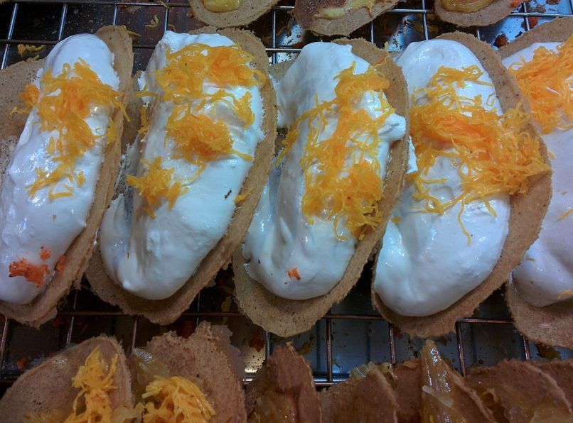 9 most famous Thai street food snacks to try on your next Bangkok trip