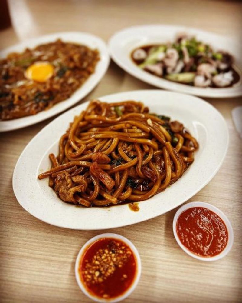 7 places for the best KL Hokkien Mee (Dai Lok Mee) in Singapore