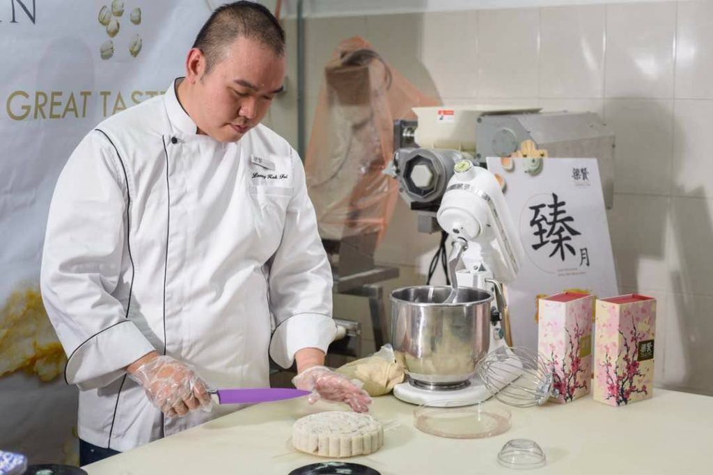 5 most luxurious mooncakes the world has ever seen