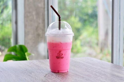 7 best Thai drinks to try in Thailand, from iced tea to roselle juice