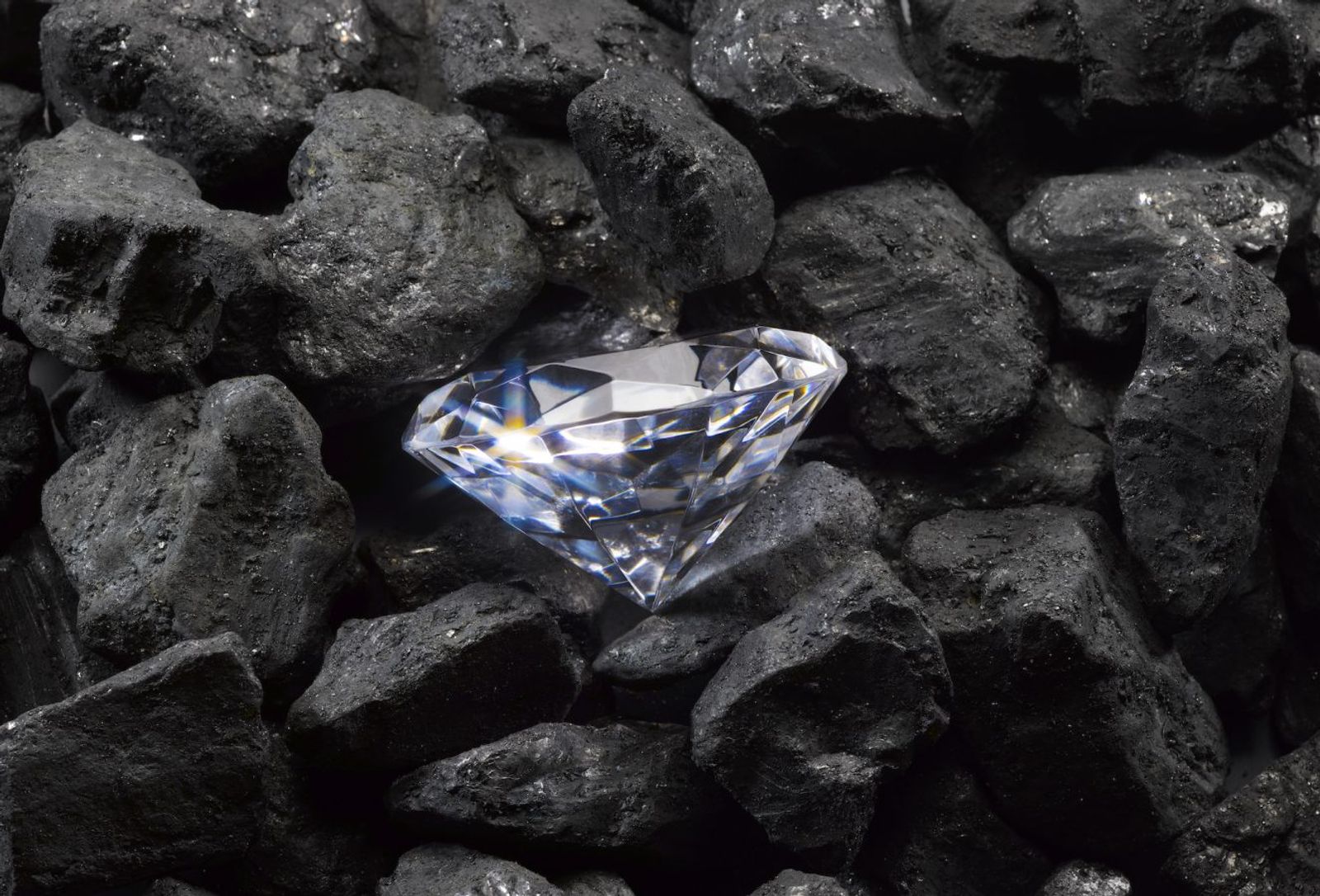 Lucky birthstones for October born, according to the Chinese zodiac