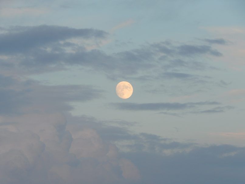 All about the full hunter's moon of October and its effects on zodiacs