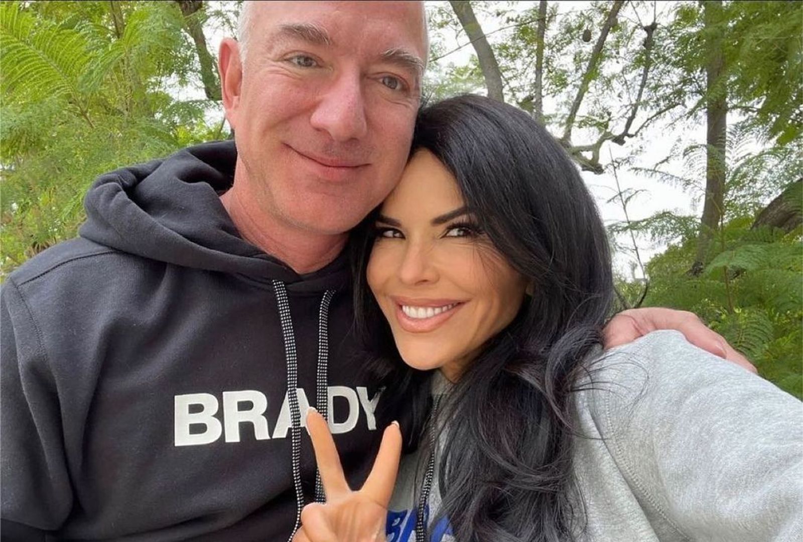 Who is Lauren Sanchez: Net worth and things to know about Jeff Bezos ...
