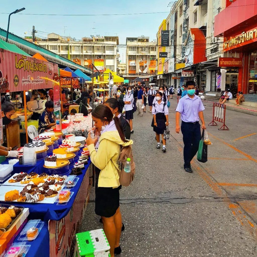 MRT Pink Line in Bangkok: What to eat, see, and do along the new line