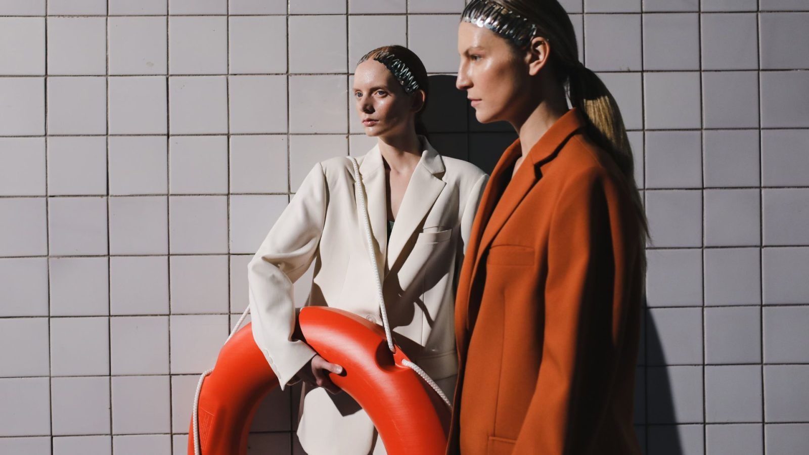 Easy tips for styling oversized clothes