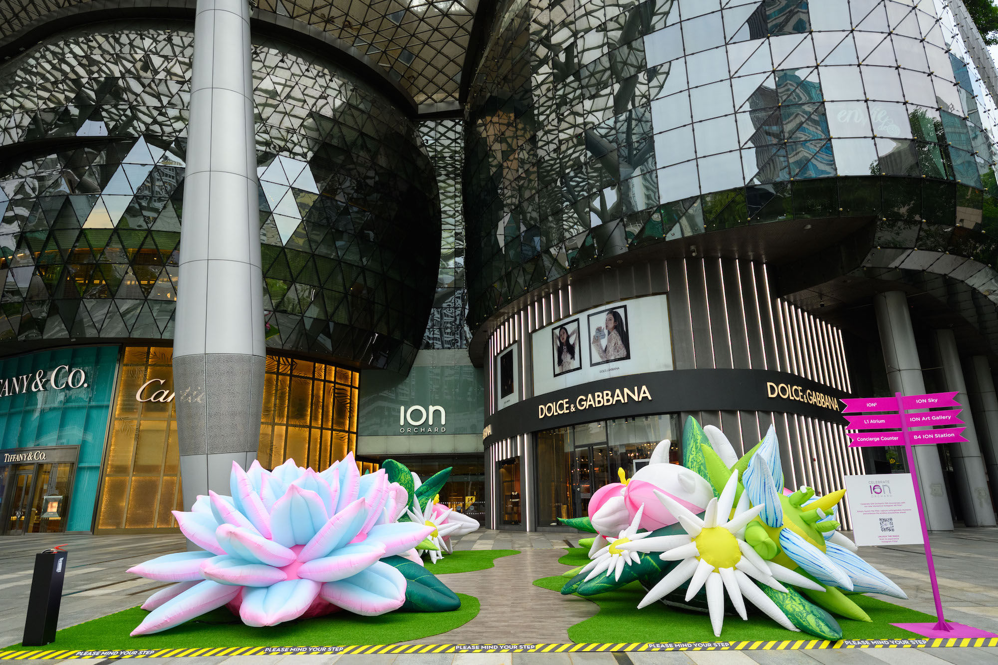 Garden Luminescence: ‘Lost in Enchantment’ lights up ION Orchard with ...