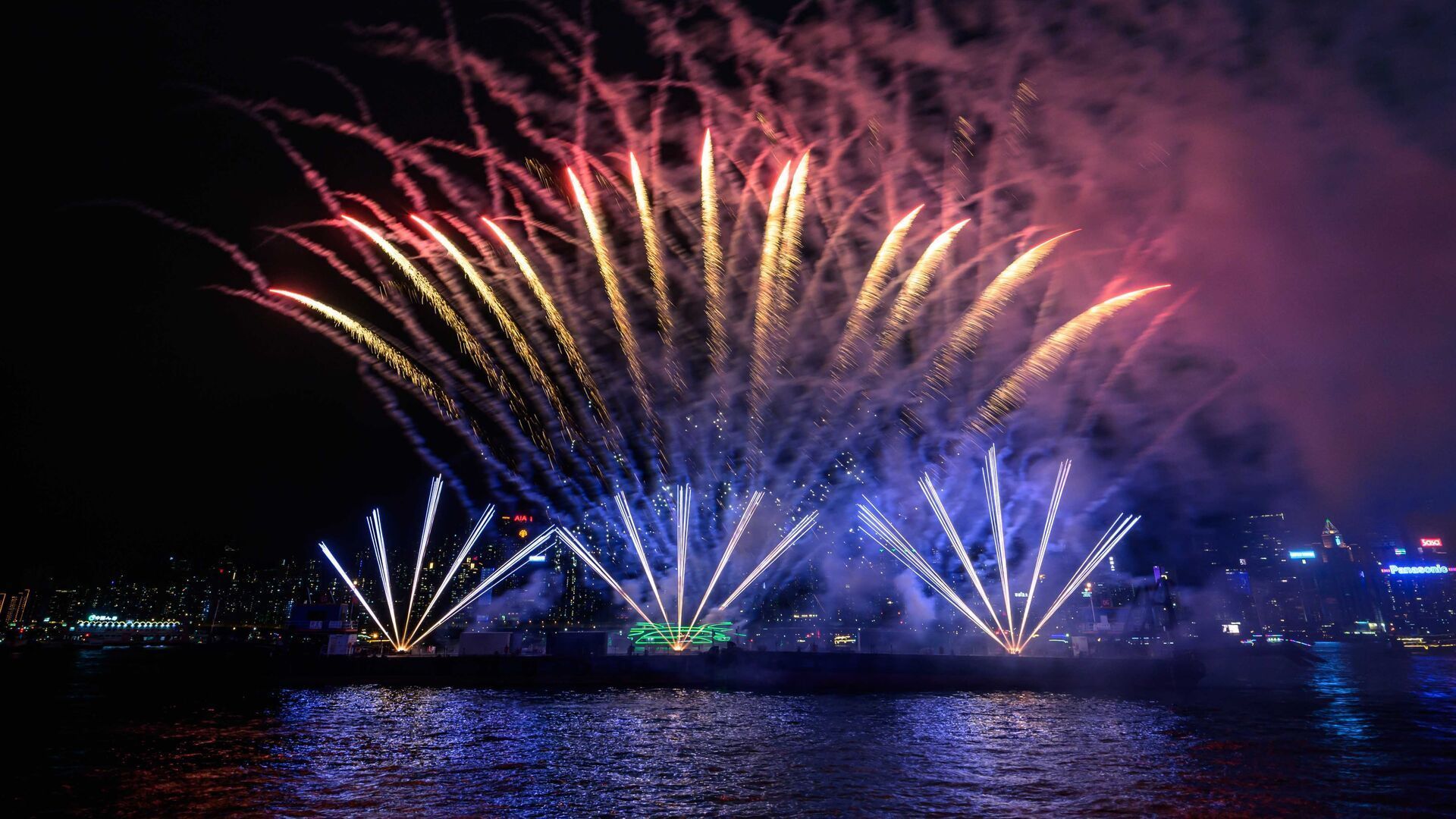 Hong Kong Dragon Boat Race 2024: Details, fireworks, and drone show