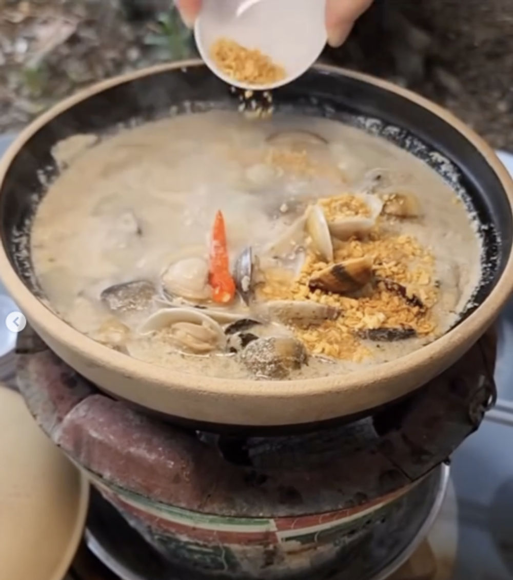 Charcoal claypot lala: 7 eateries in Singapore to try the popular JB dish