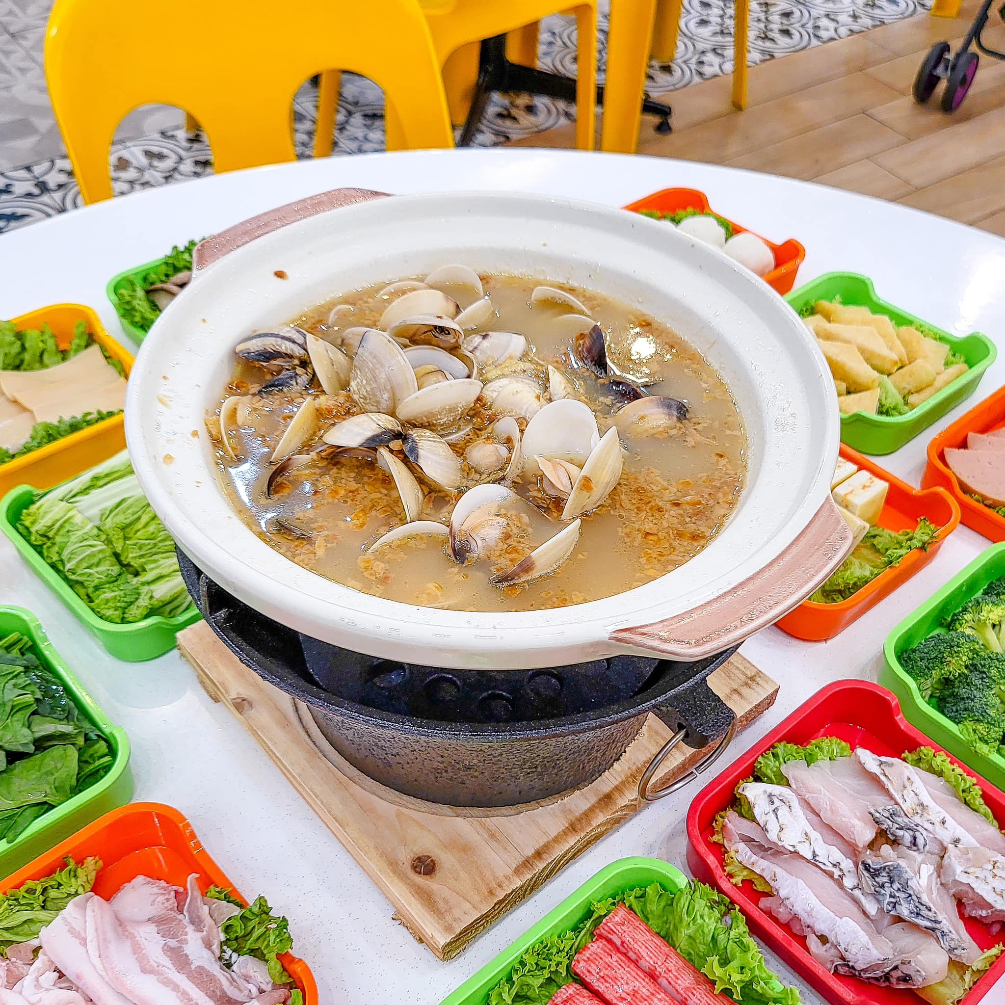 Charcoal claypot lala: 7 eateries in Singapore to try the popular JB dish