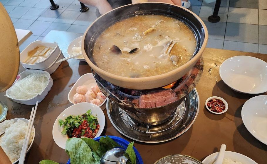 Charcoal claypot lala: 7 eateries in Singapore to try the popular JB dish