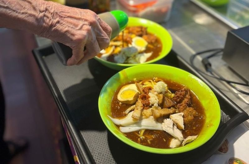 Jurong Lake Gardens: the best places for food and what to order there