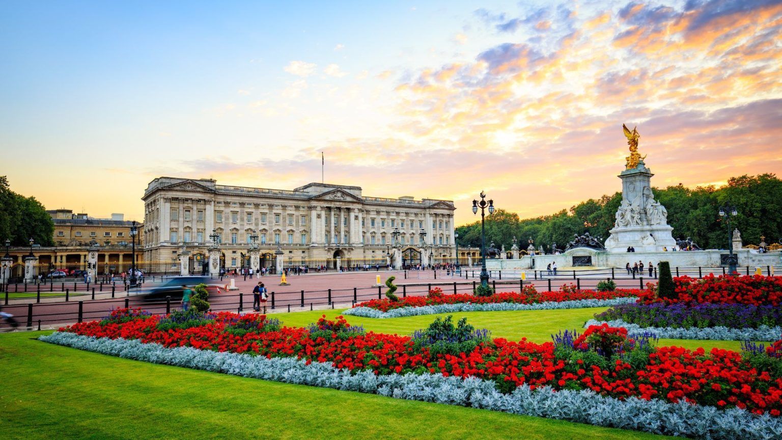 Paris vs London: Which European city is better for a vacation?
