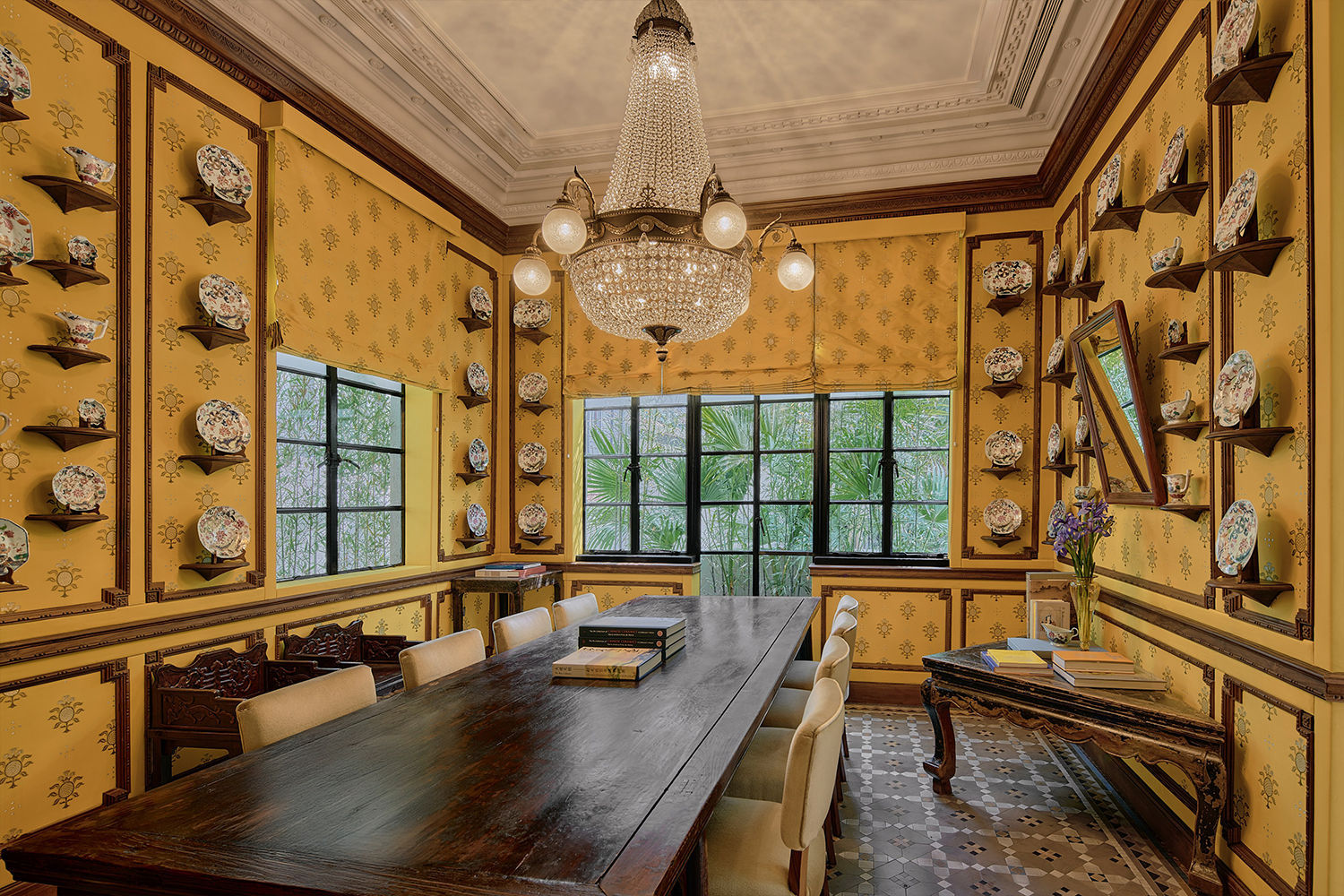 Inside the sexy Mi Shang Prada Rong Zhai by Wong Kar Wai restaurant in ...