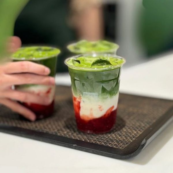 7 cafes for the best strawberry matcha latte in Singapore today ...