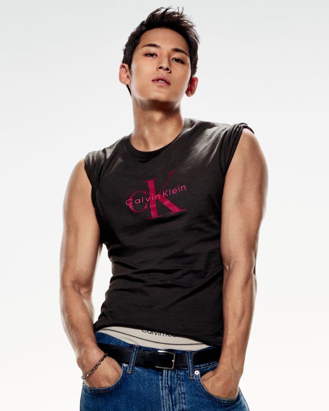 Mingyu of Seventeen bares his abs for the FW25 Calvin Klein denim campaign