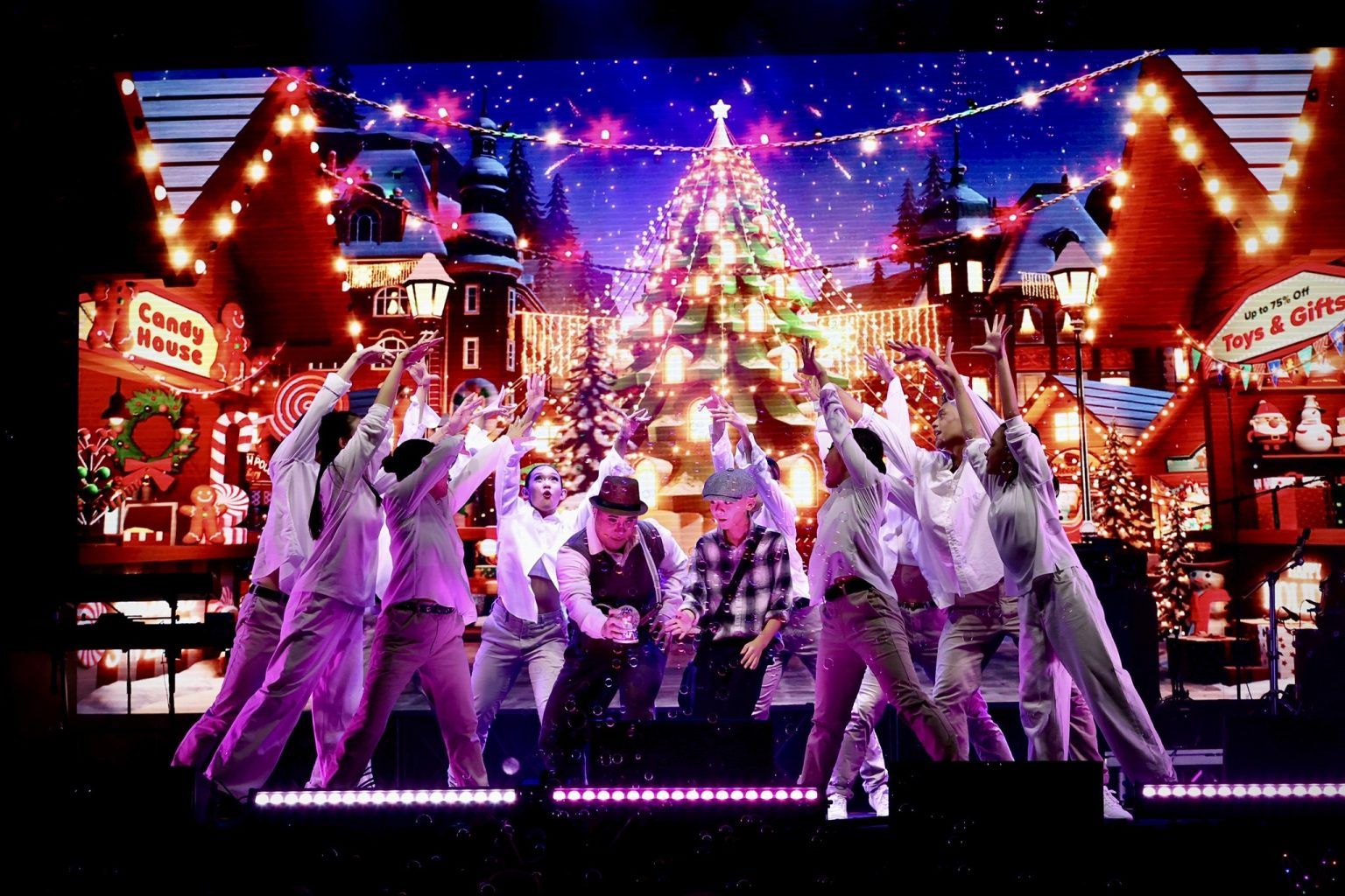 Christmas in Singapore 2025: Best festive markets, night lights and more