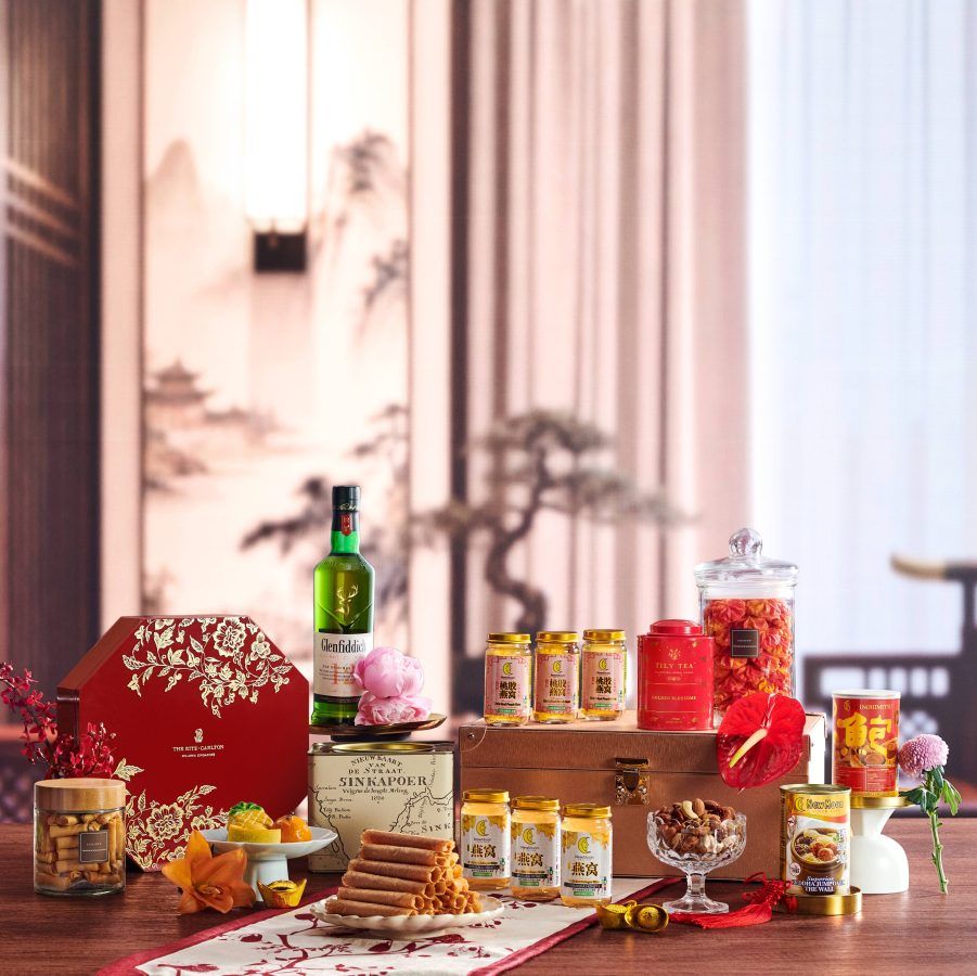 A guide to the most elegant CNY 2026 hampers in Singapore to get
