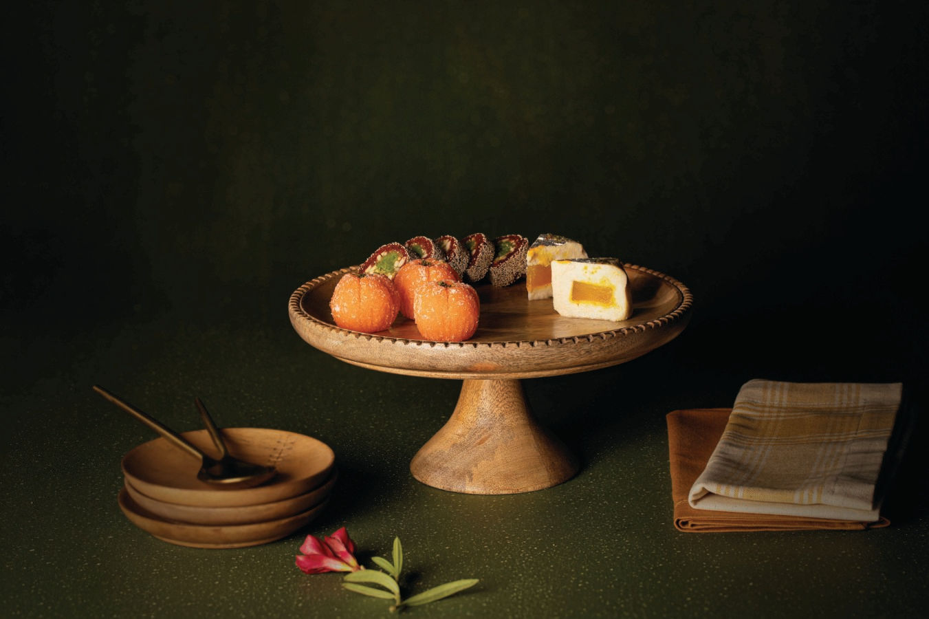 We found 13 tableware brands that promise a beautiful festive setting