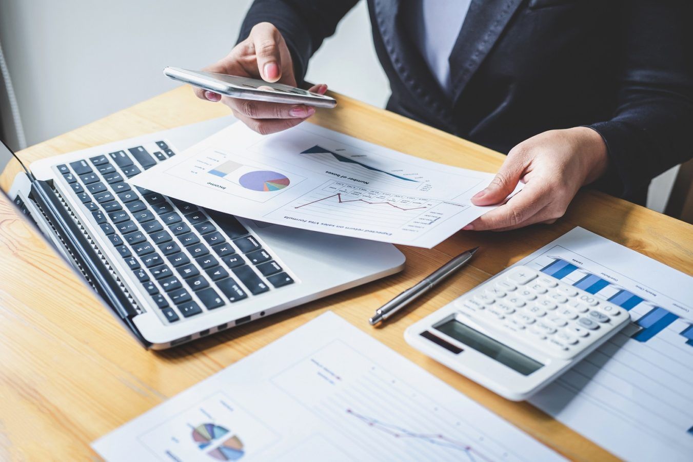 Here's a guide to how you should invest in mutual funds - Online or Offline