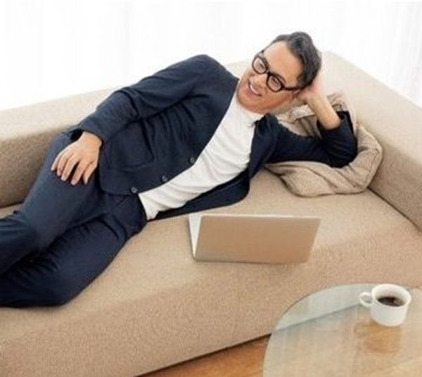 Here are 'Pajamas Suits': A hybrid between comfort and formals