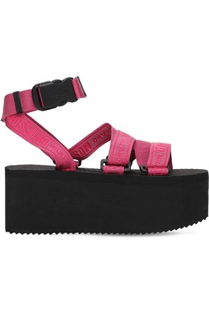 Thinking of cruisin'? Don’t forget to pack these yacht essentials