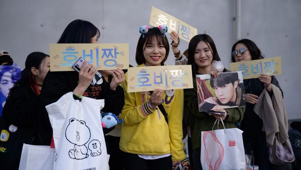 How K-pop fans honour their idols' birthdays in a charitable manner