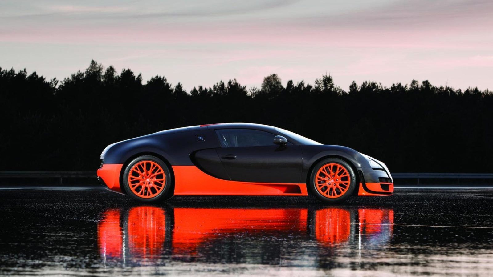 LSA ICONS: 2005 Bugatti Veyron 16.4 - The world's first 'hyper' car