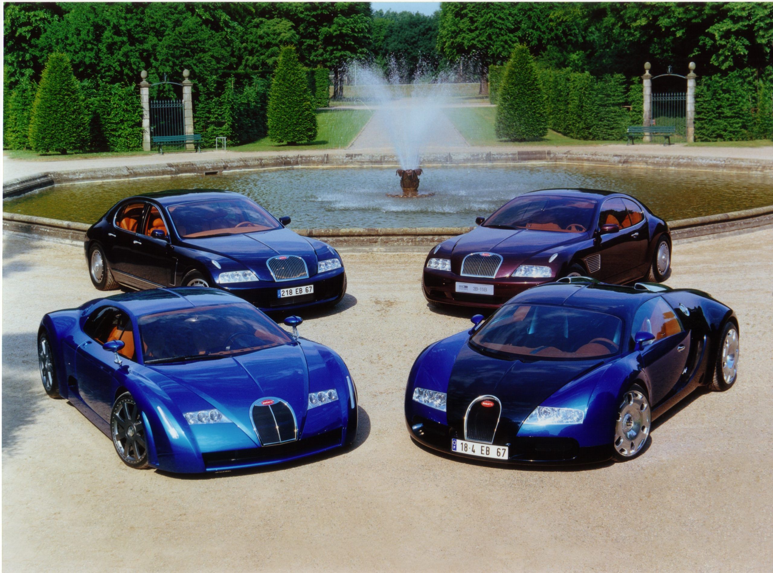 LSA ICONS: 2005 Bugatti Veyron 16.4 - The world's first 'hyper' car