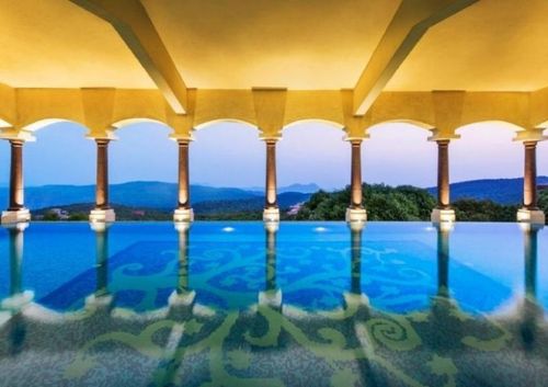 9 infinity pools in India that serve up spectacular views of nature