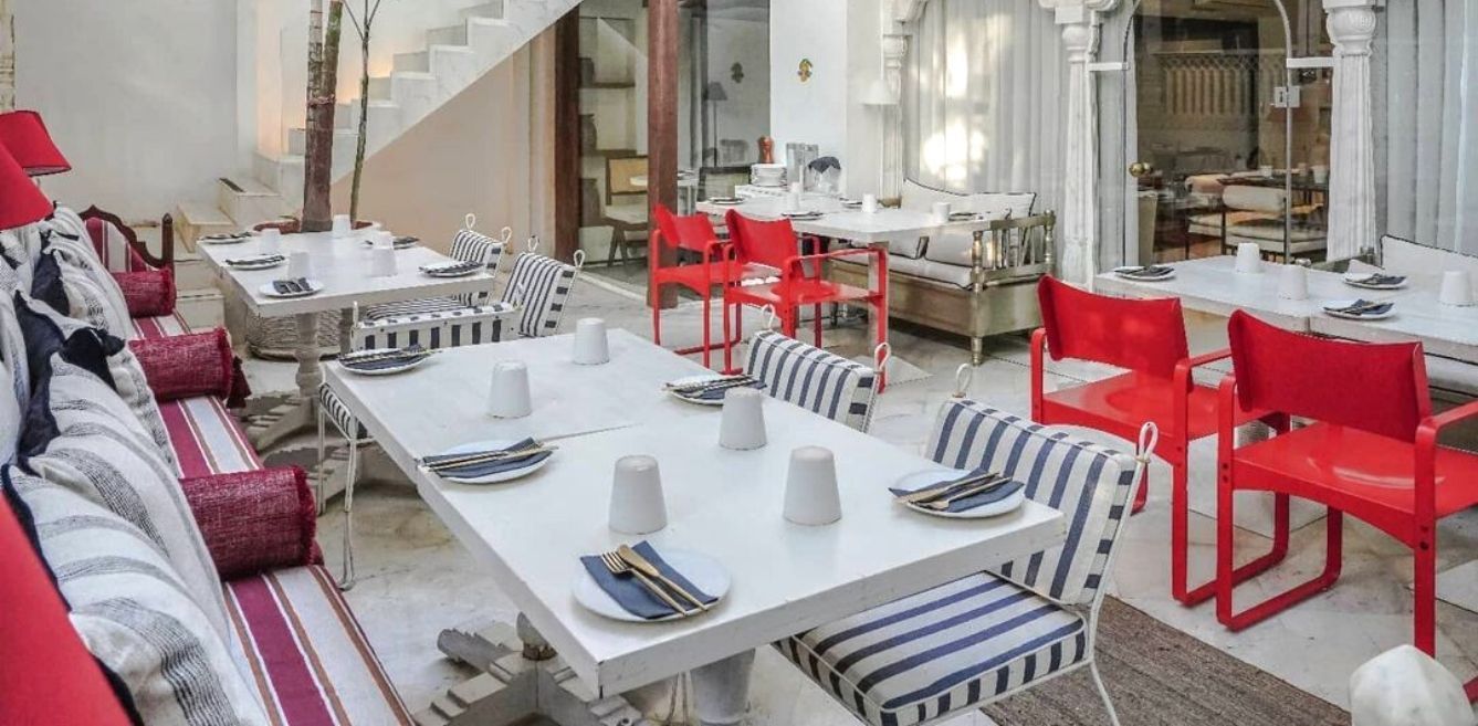 Party like your favourite celebrities at these restro-bars in Mumbai