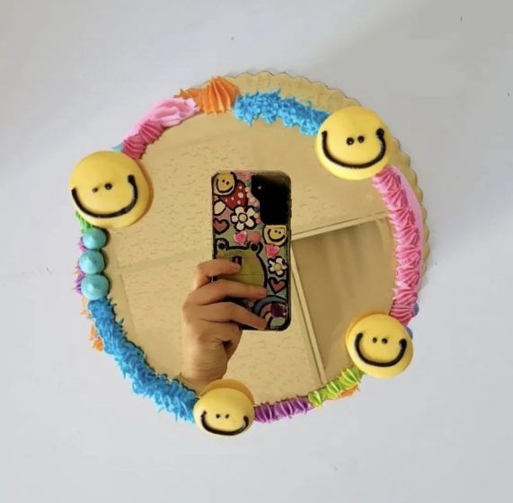 Selfie cakes are the new sweet obsession on the dessert block!