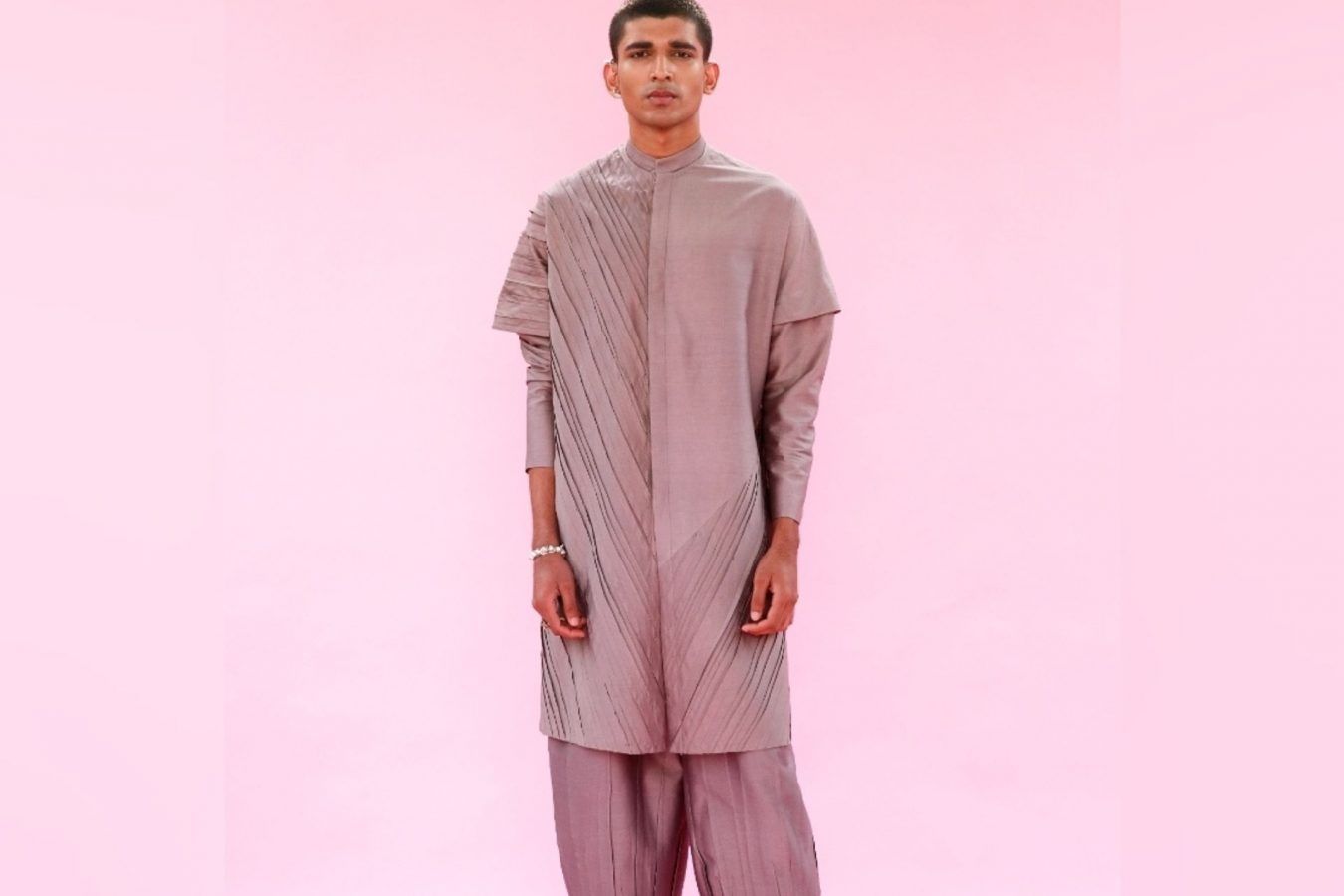 Voguish Diwali dresses for men to buy this festive season
