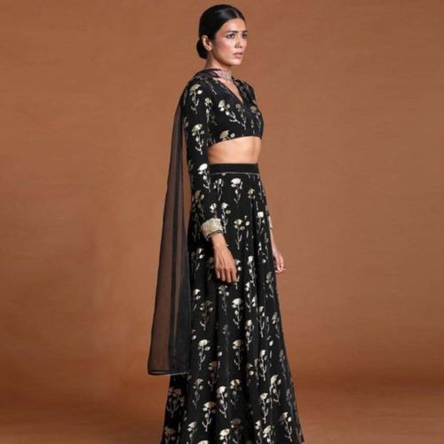 Be a head turner with these beautiful ethnic Diwali dresses for women