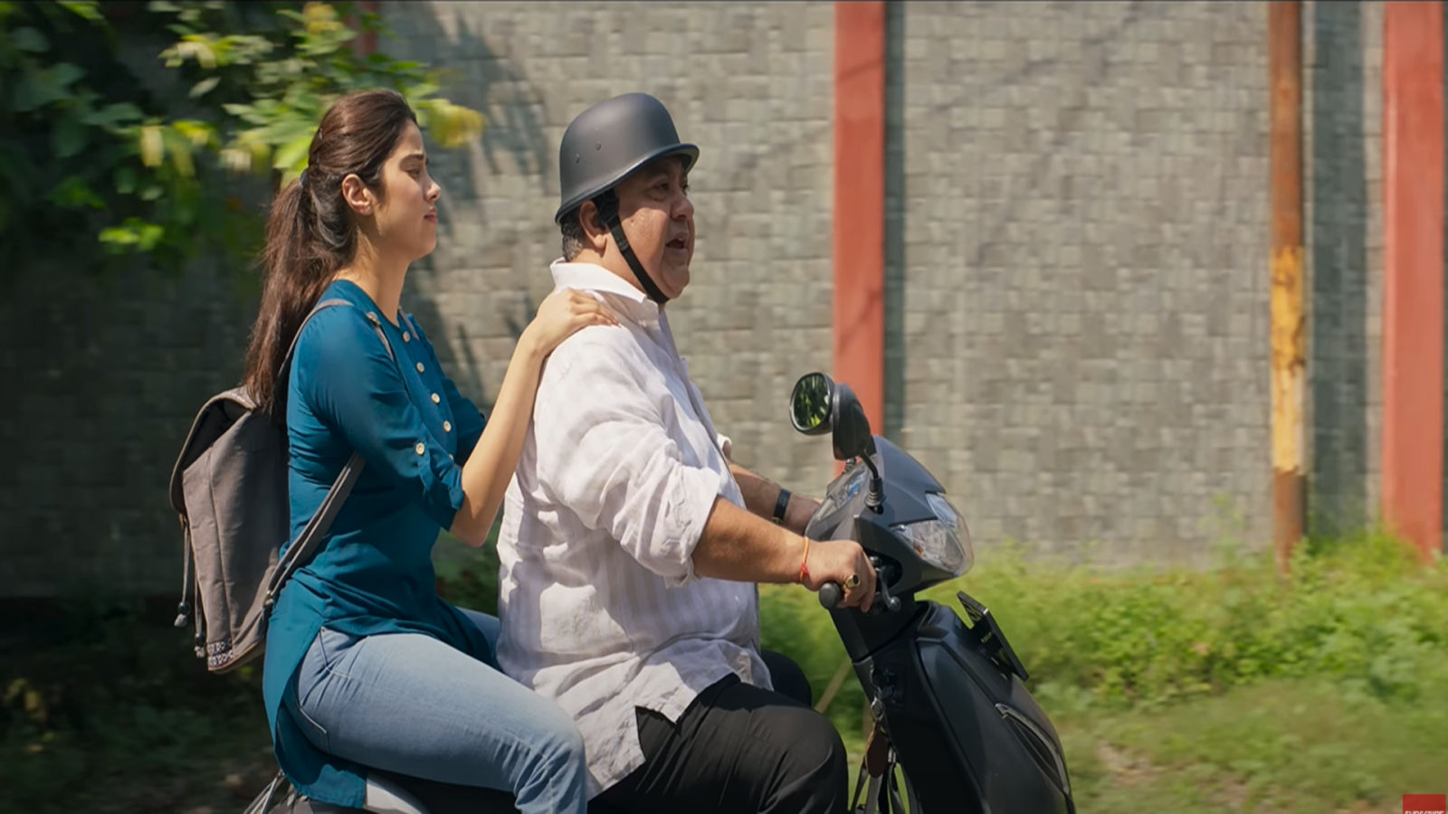 'Mili' review: Twitter gives Janhvi Kapoor starrer a thumbs up