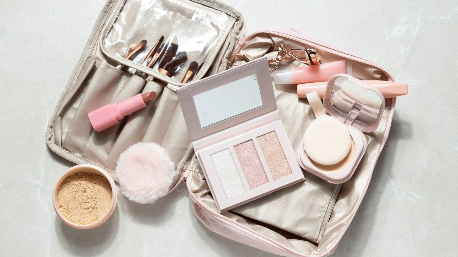 Shop Here For The Best Travel Cosmetic Cases For Makeup On The Go