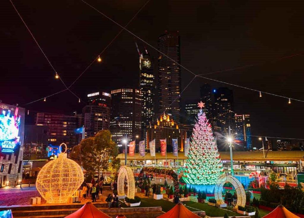 Places you can watch the most spectacular Holiday lights display
