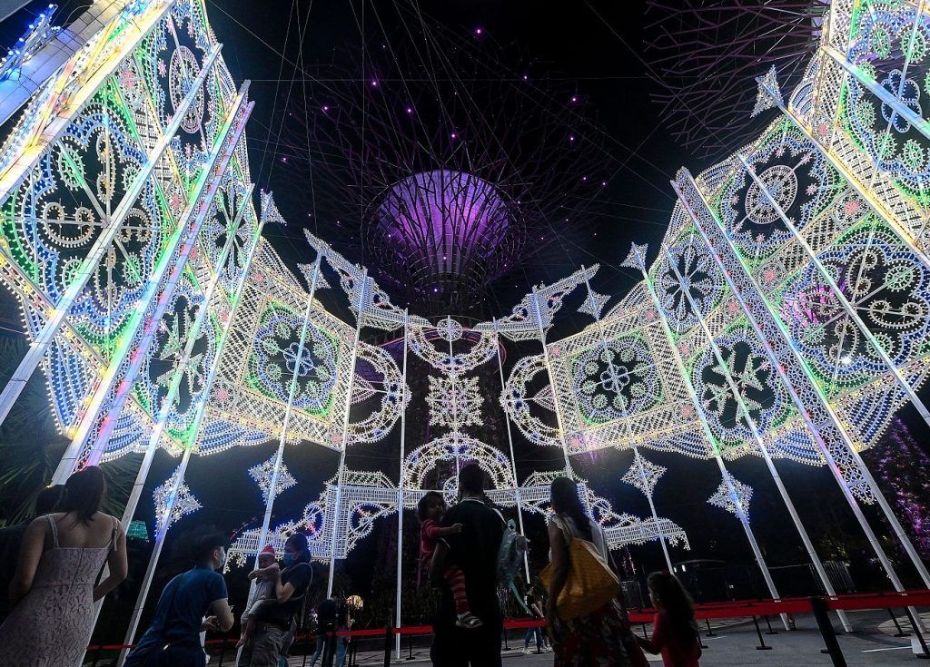 Places you can watch the most spectacular Holiday lights display