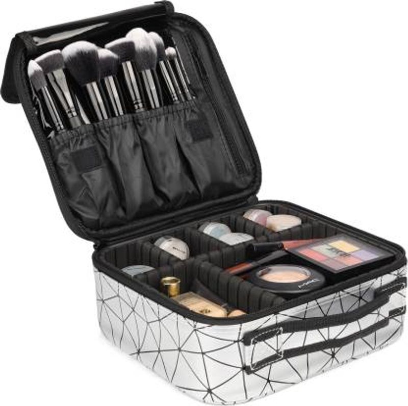 Travel makeup kits: Stash your makeup and travel light