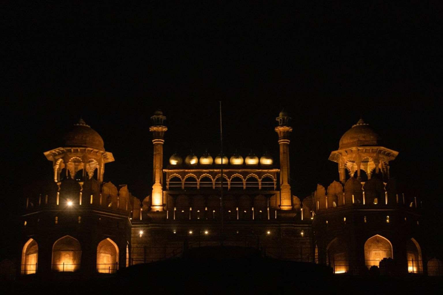 Witness this one-of-a-kind light & sound show at Delhi's Red Fort